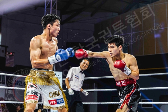 포토 갤러리 - [현장사진] 24년 8월 28일 서천 - WBF Asia-Pacific 챔피언전 - (채승곤KO복싱) 이우민 vs Li YangYang (중국)